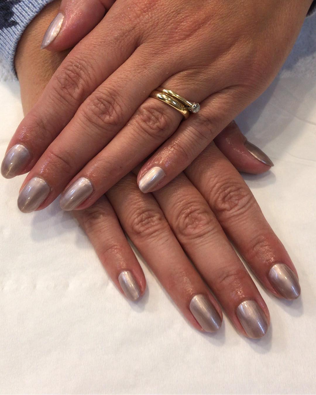 Shellac Soiree Straut לק ג'ל היפואלרגני בצבע סגול אפרפר מטאלי אטום | לק ג'ל היפואלרגני CND ...