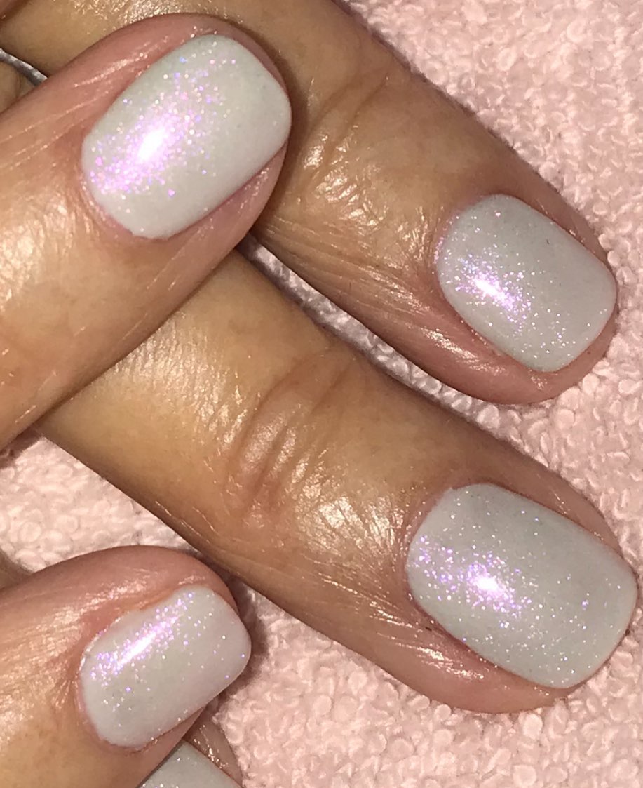 Shellac Ice Bar לק ג'ל היפואלרגני בצבע שקוף עם נצנוץ הולוגרפי | לק ג'ל ...