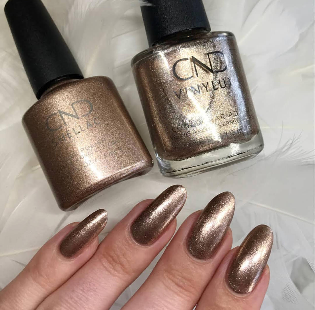 Shellac Bellini לק ג'ל היפואלרגני בצבע ברונזה שמפניה מטאלי אטום | לק ג ...