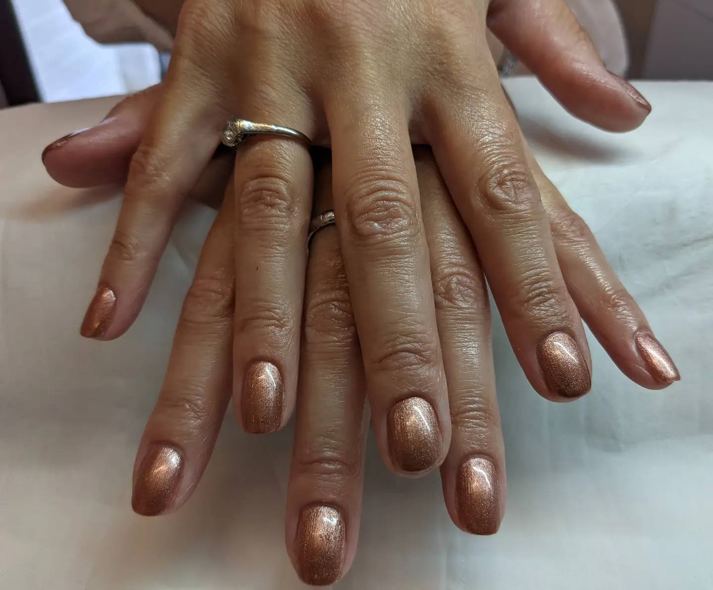 Shellac Chandelier לק ג'ל היפואלרגני בצבע נחושת מנצנץ אטום | לק ג'ל ...