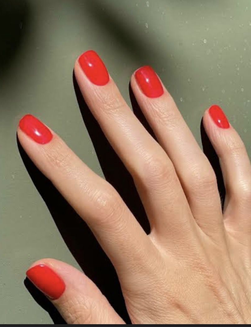 Shellac Magenta Sky לק ג'ל היפואלרגני בצבע אדום מג'נטה בוהק חצי שקוף ...