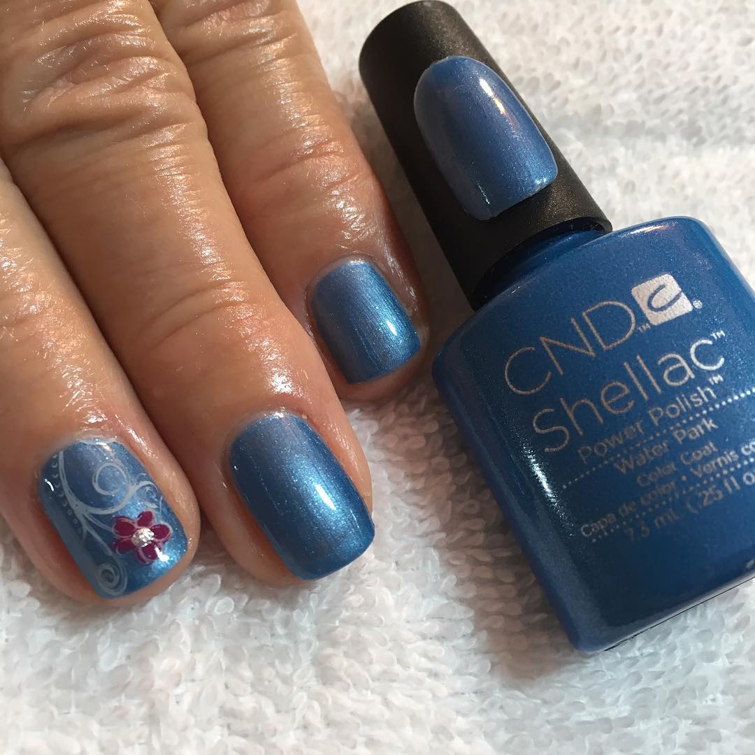 Shellac Water Park לק ג'ל היפואלרגני בצבע כחול ג'ינס מטאלי אטום | לק ג ...