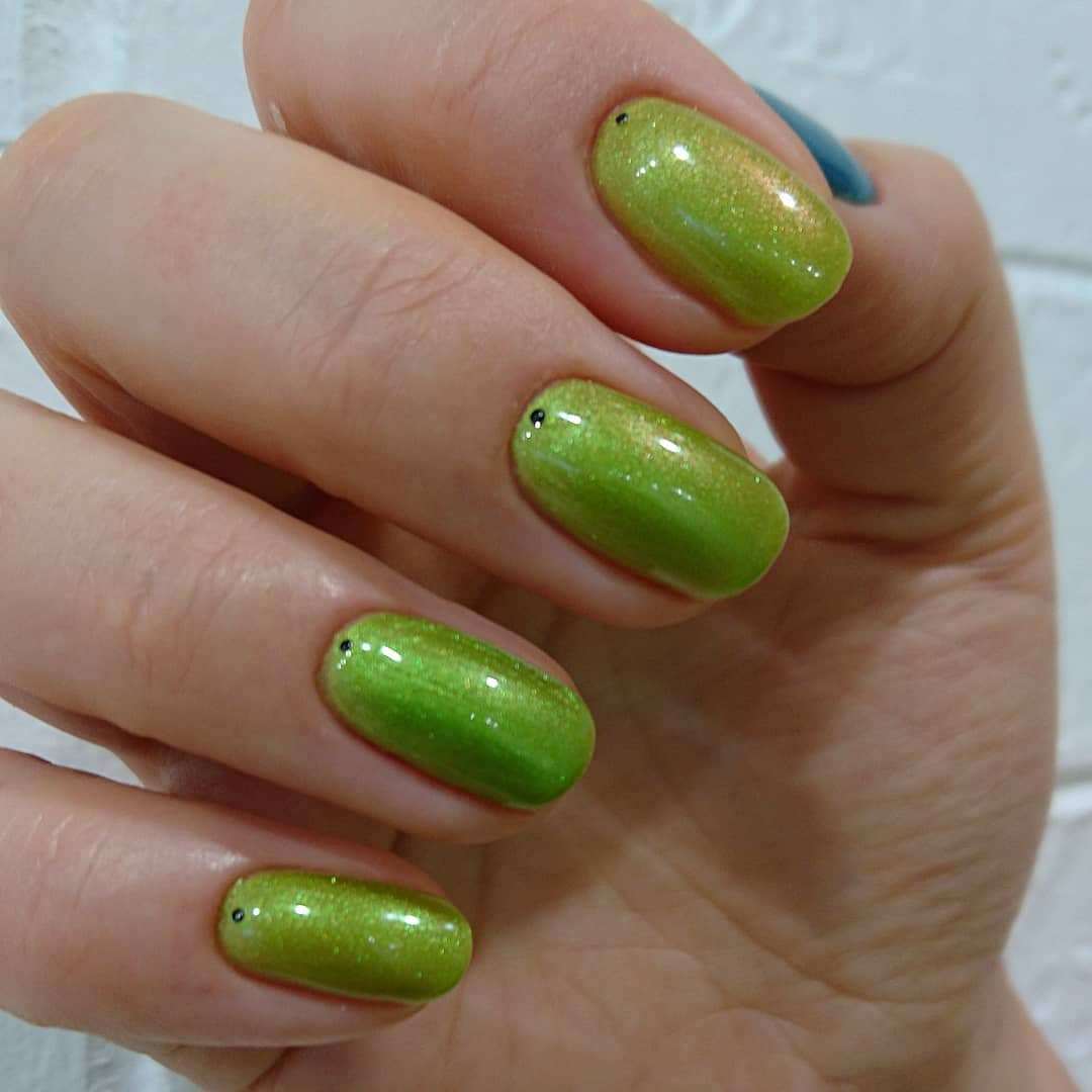 Shellac Limeade-לק ג'ל היפואלרגני בצבע ירוק ליים בהיר מטאלי אטום ...