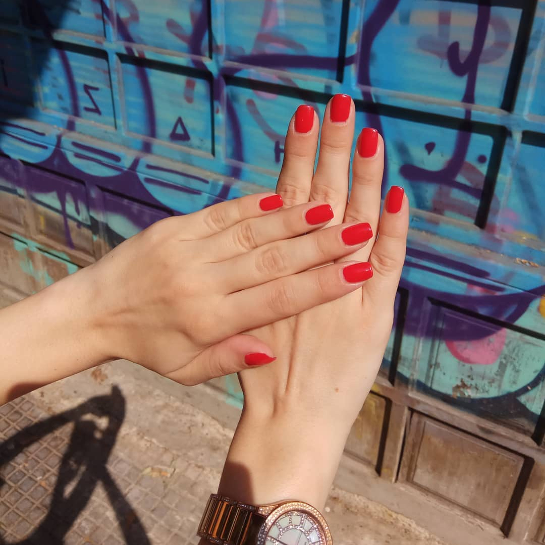 Shellac Wildfire לק ג'ל היפואלרגני בצבע אדום קלאסי אטום | לק ג'ל ...