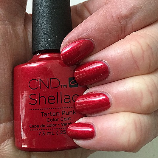 Shellac Tartan Punk לק ג'ל היפואלרגני בצבע אדום מטאלי אטום | לק ג'ל ...