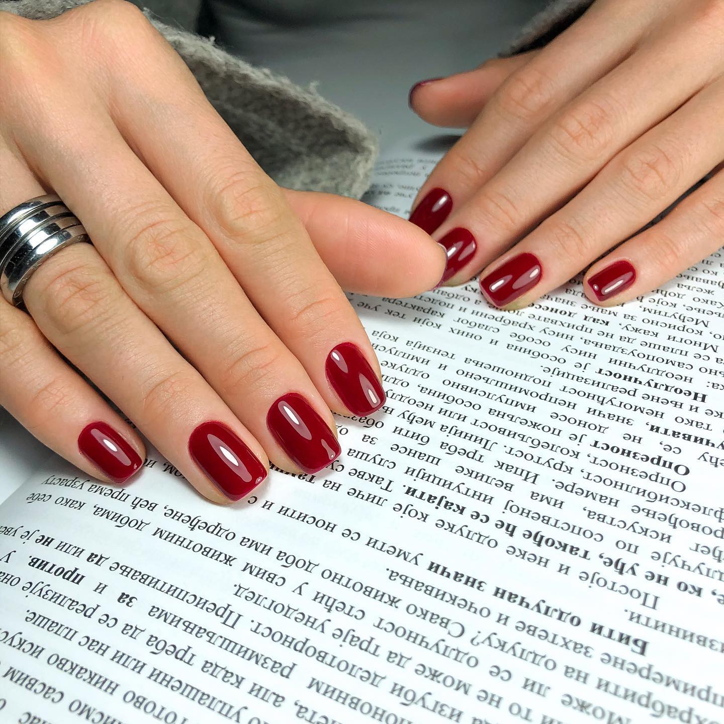 Shellac Rouge Rite לק ג'ל היפואלרגני בצבע בורדו סגלגל אטום | לק ג'ל ...